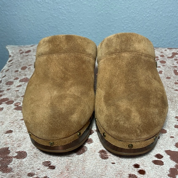 Vionic | Shoes | Nwot Vionic Suede Clogs | Poshmark
